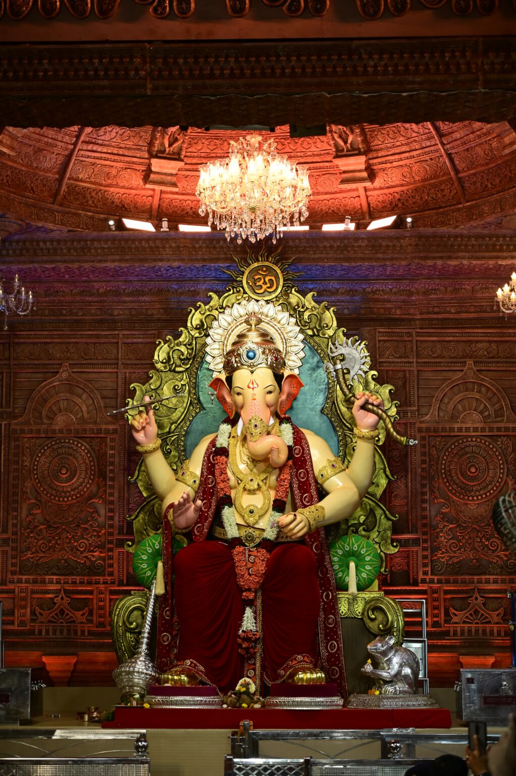 Pitambar 2022 - Lalbaugcha Raja Sarvajanik Ganeshotsav Mandal