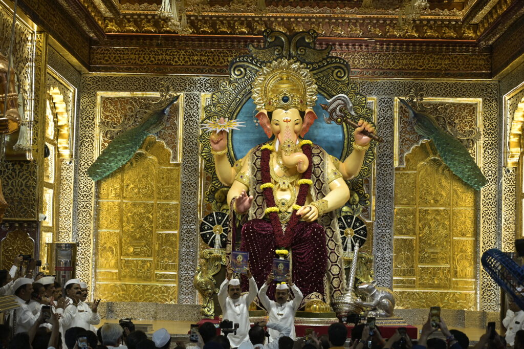 Committee - Lalbaugcha Raja Sarvajanik Ganeshotsav Mandal